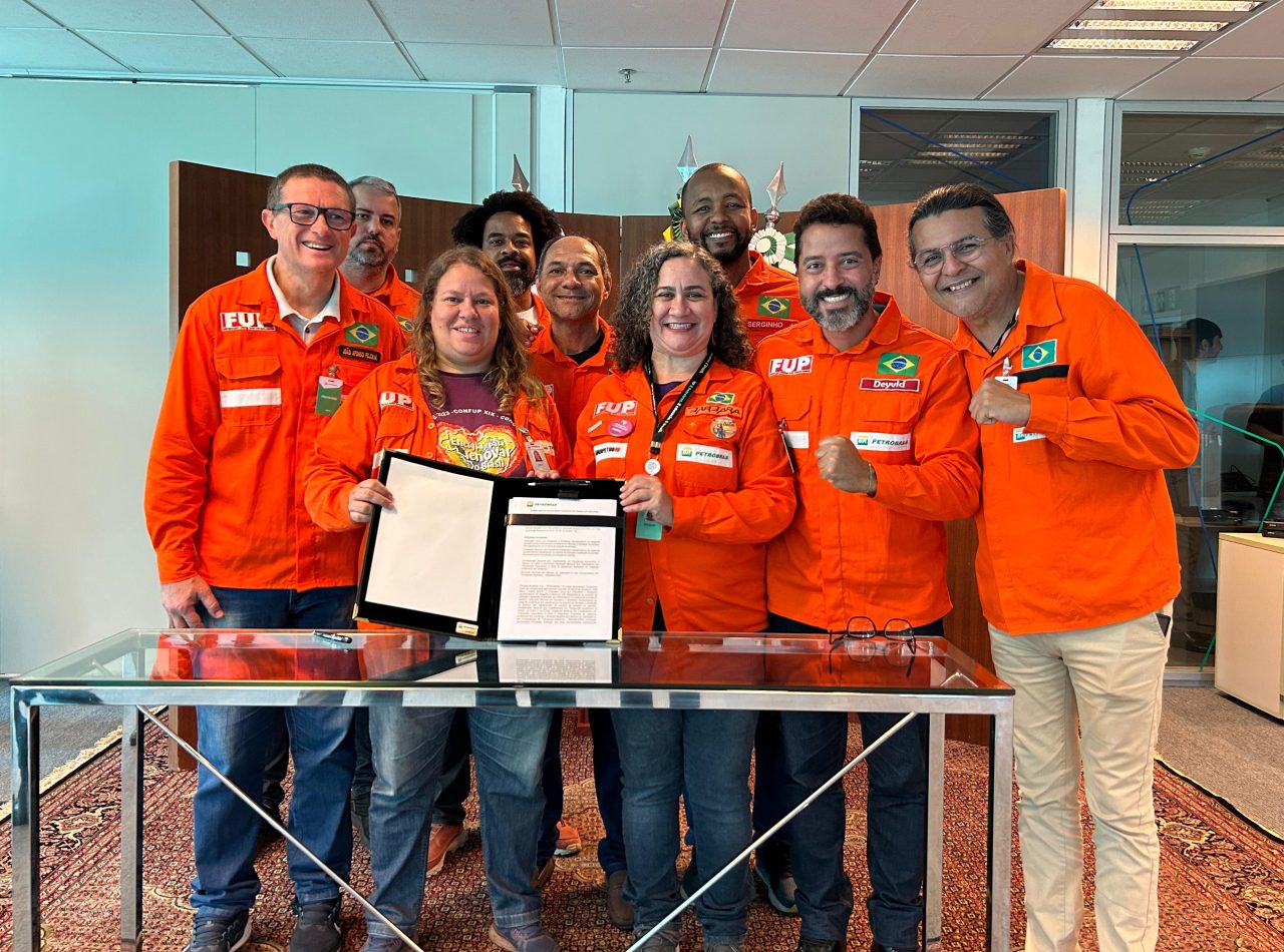FUP e Petrobrás assinam termo aditivo que retoma relação histórica de ...